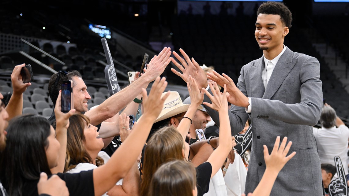 Spurs see a spike in the number of San Antonio Hispanics | myfoxzone.com