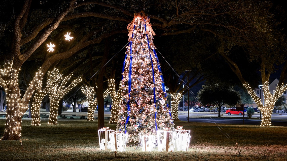 Angelo State hosts Christmas tree lighting ceremony Dec. 3 | myfoxzone.com