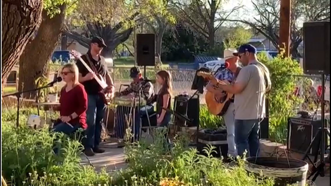 Band brings joy to residents at Menard Manor | myfoxzone.com