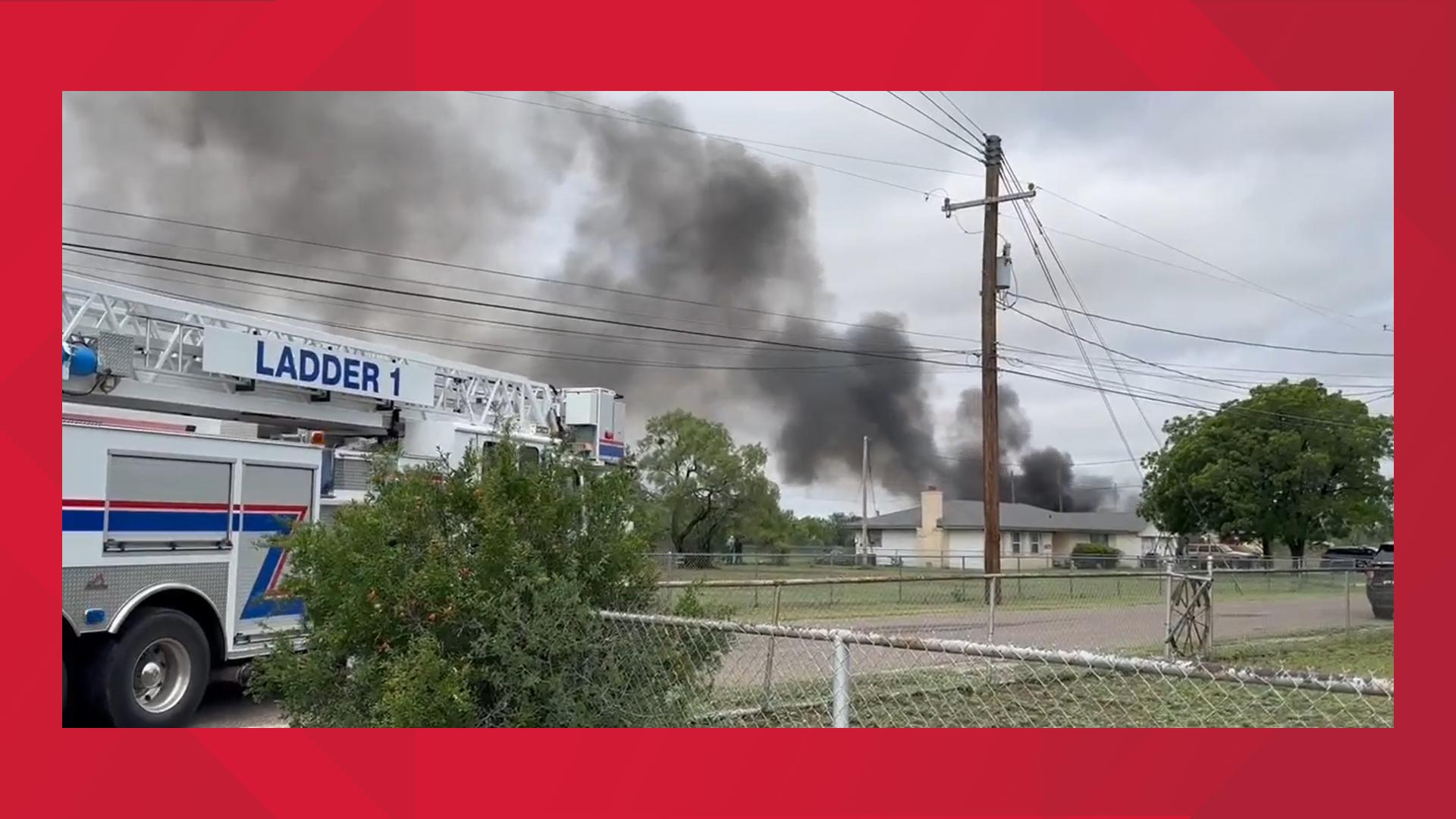 Structure fire burning on East 37th Street in San Angelo | myfoxzone.com