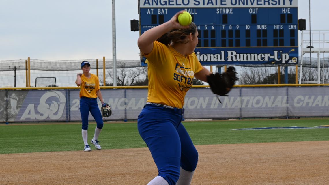 Angelo State softball back to their roots this season | myfoxzone.com