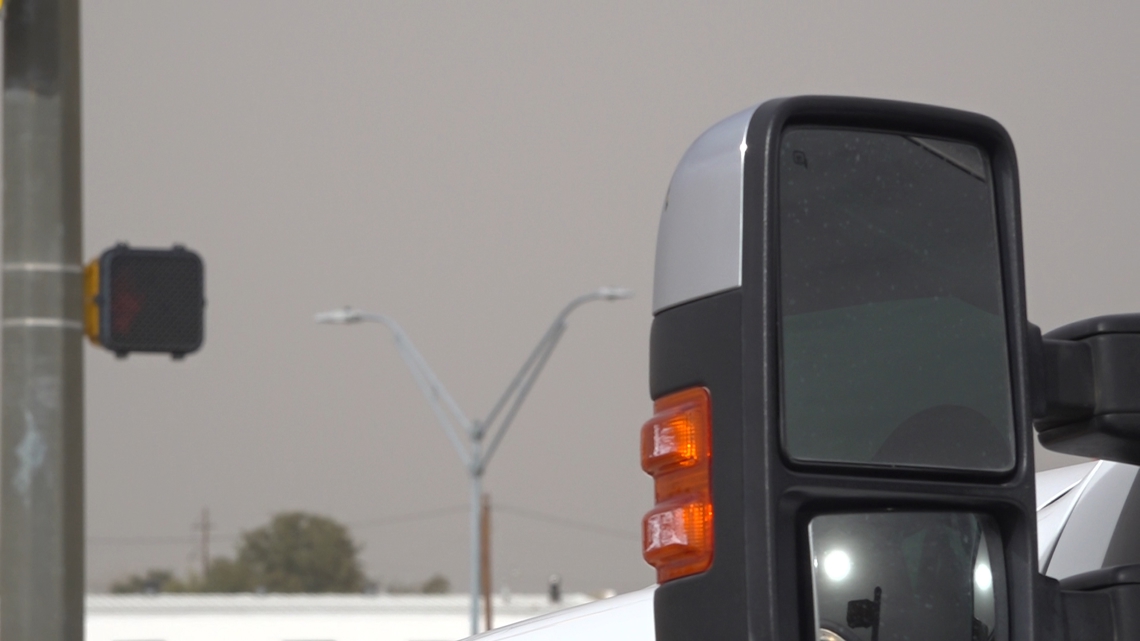 Heavy winds leave West Texas in cloud of dust, increase risk of fires ...