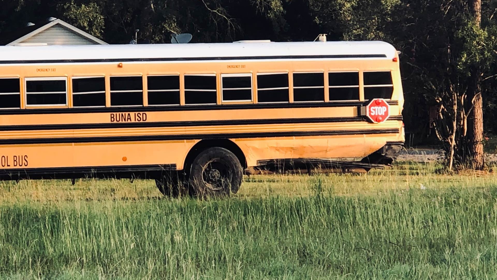 School bus wreck reported along Hwy 96 south of Buna | myfoxzone.com