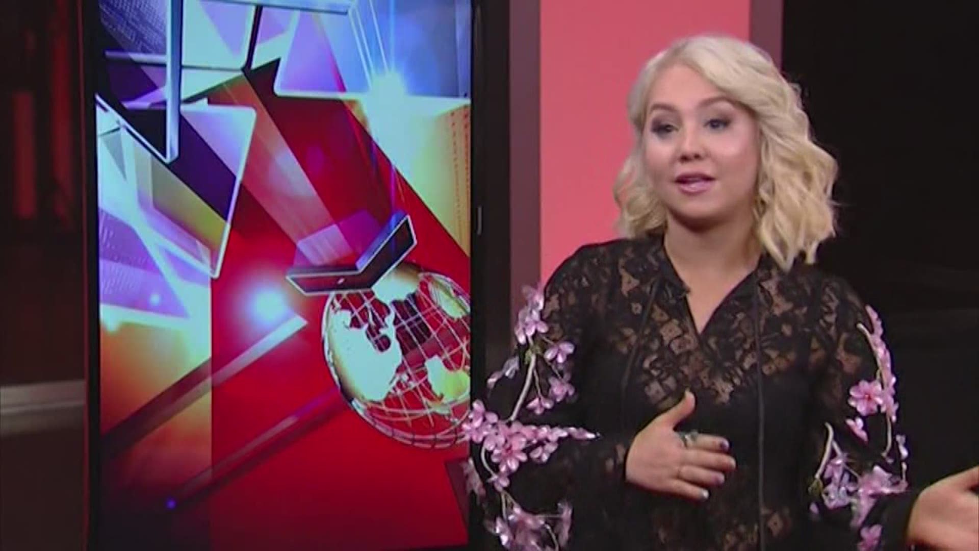 Raelynn's Country Album Hits Number One | myfoxzone.com