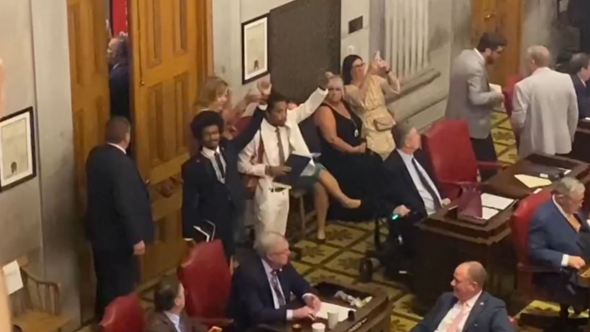 Tennessee GOP vote on expulsion of Democrats over gun protest ...