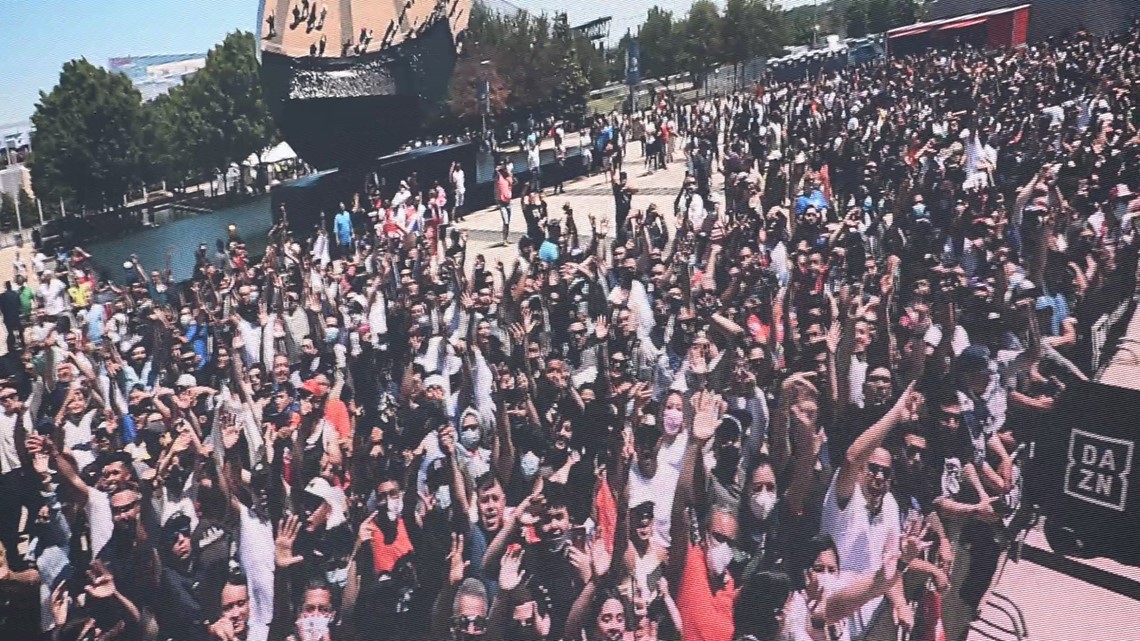 Canelo vs. Saunders brings record-breaking crowd to AT&T Stadium ...